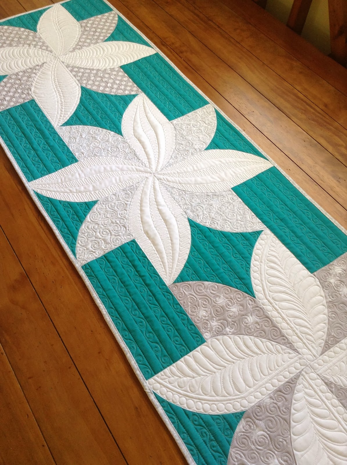 Sew Kind of Wonderful Poinsettia Digital Pattern | Sweet Dreams Quilt ...